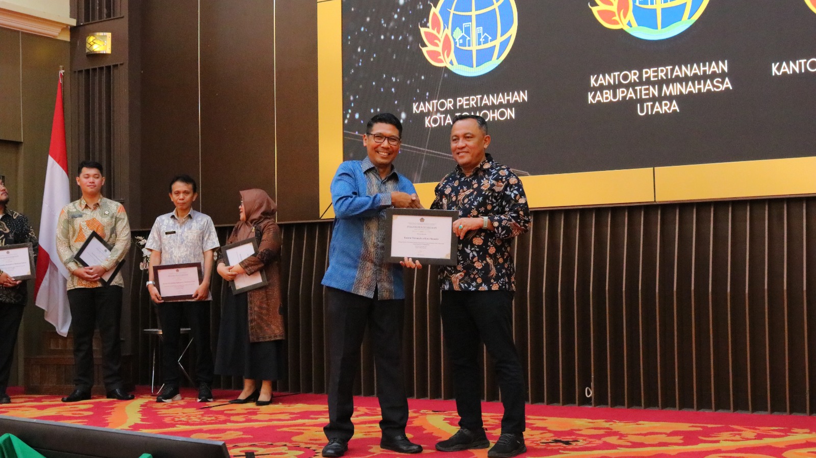 Kantor Pertanahan Manado Raih Penghargaan Penyelesaian Target ...